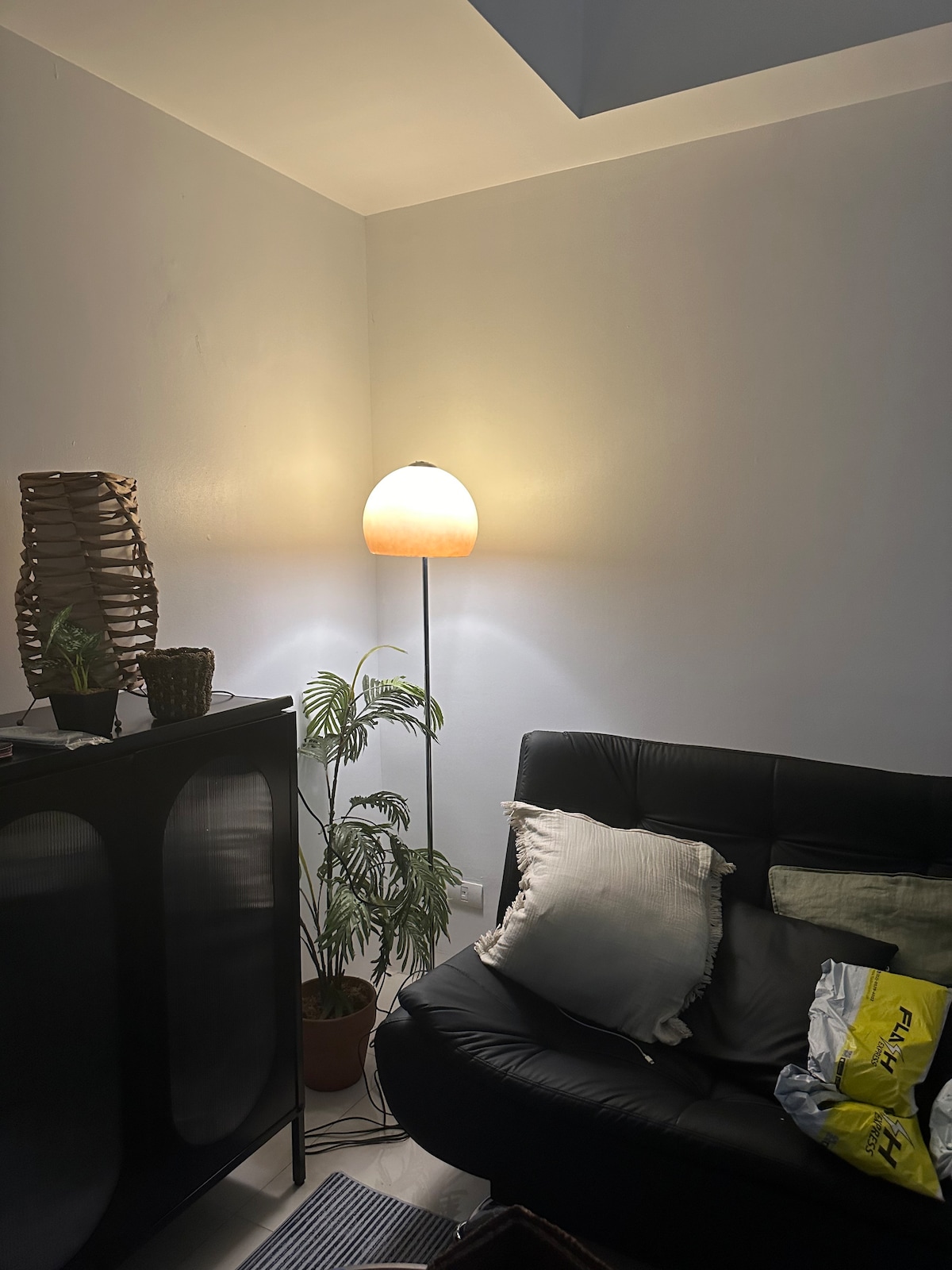 Relaxing Suite across NAIA 3 - Houses for Rent in Pasay, Metro Manila ...