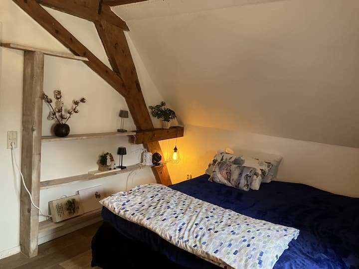 Ruhige -Gemütliche Mansarde In Grenznähe Zentral - Kandern