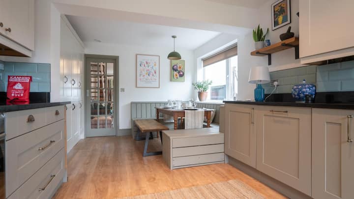 Tastefully Decorated 3 Bed Home - Formby