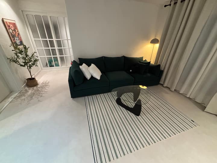 [De Garden] 성심당 빵집 투어+ 모던 3룸 +3  Queen 침대 + 32평형 - Daejeon