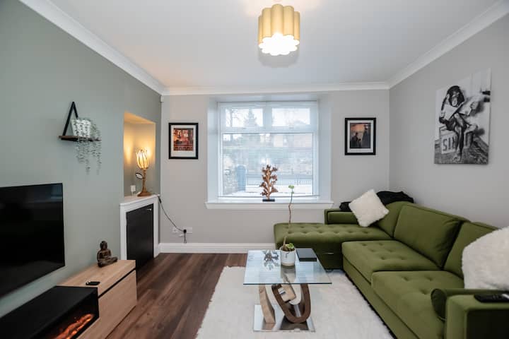 East Wing | Sleeps 4 | Superking | Near M8 - 린리스고