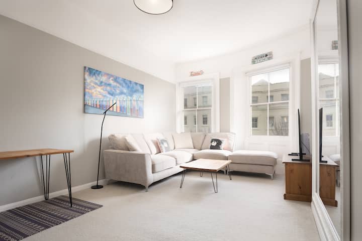 Modern Luxury Two Bed Flat - Central Hove - Brighton