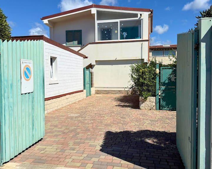 Azure Oasis With Parking Near The Airport & Beach - Fiumicino