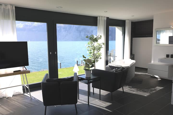 Ferienvilla Direkt Am Vierwaldstättersee - Stoos