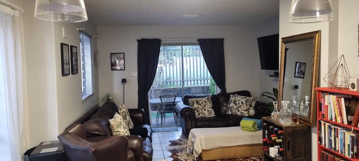 Stylish Paarl Retreat | 2-bedroom Unit - Paarl