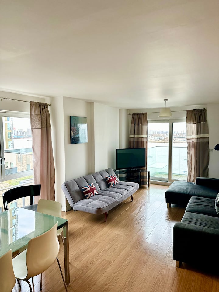 Family Riverside 3 Bedroom Flat Near O2, Excel - Greenwich