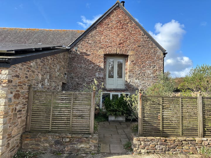 Soak Up The Refined Farmhouse Style At A Converted Hayloft - Ivybridge