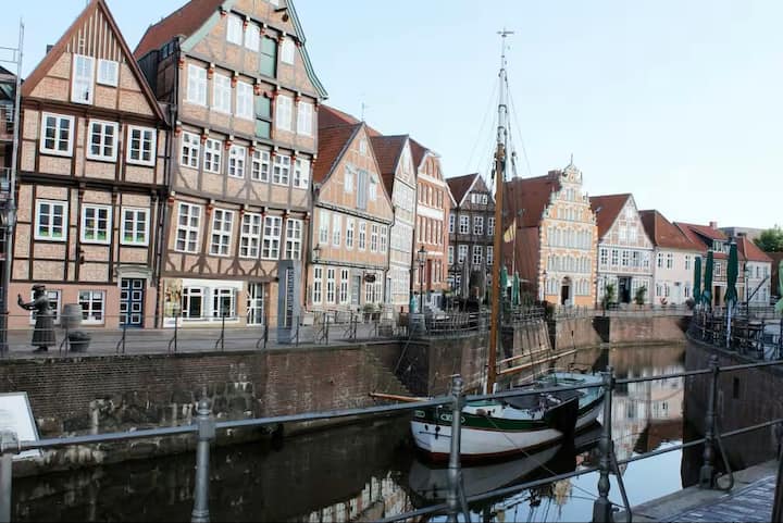 Altstadtwohnung In Bester Lage Mit Parkplatz - Stade