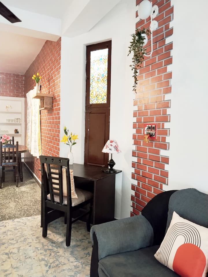 Comfortable 5 Bhk|1.4km Rockbeach|1.2km Whitetown - 폰디체리