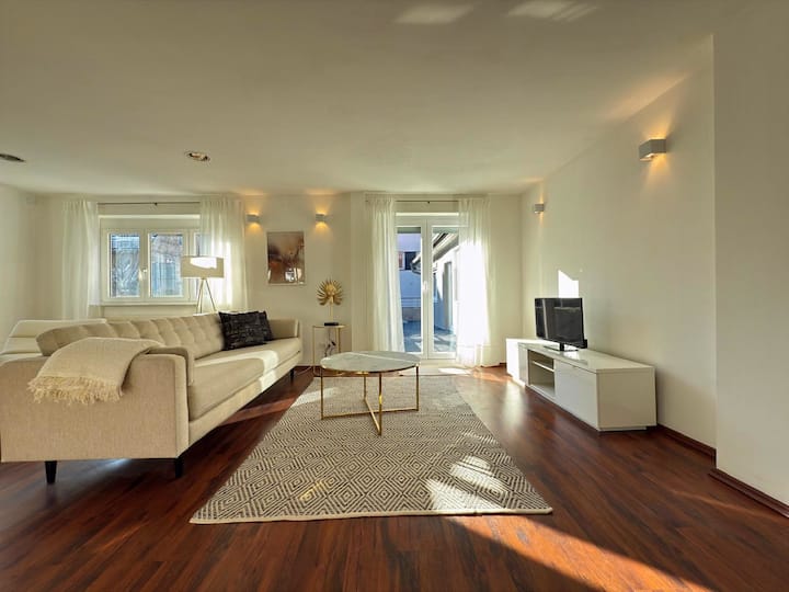 Großzügige Wohlfühl-wohnung Mit Badewanne& Balkon - Esslingen