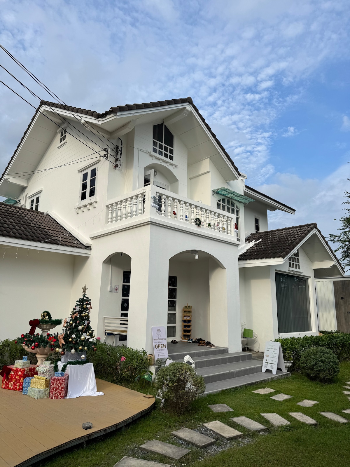 Room 102 Bangkok Sukhumvit Onnut Area Villa Coolplay House Large ...