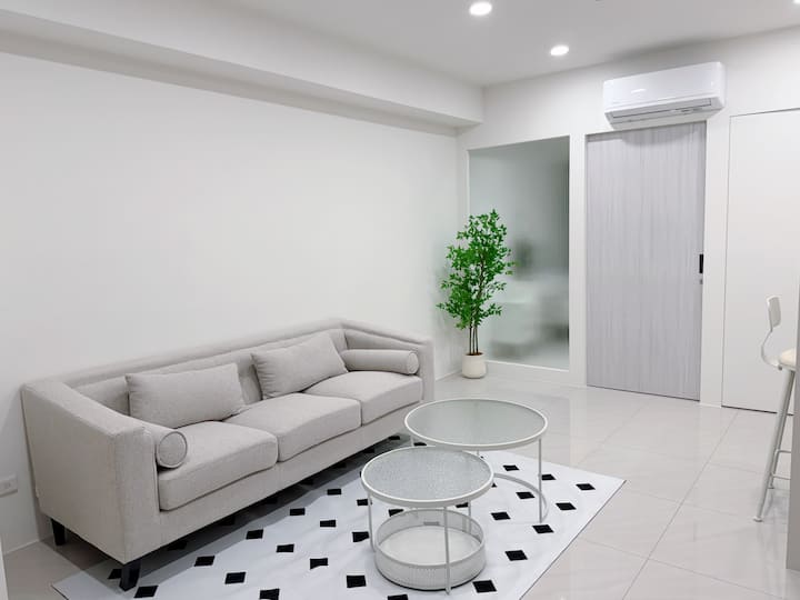 全新奶油風整層｜可住5人｜附車位｜近義享・漢神巨蛋｜近捷運｜短月租優惠 - 楠梓區