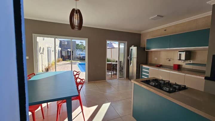 Casa Mar E Brisa, Perto Do Mar Com Piscina E Ar - Guaratuba