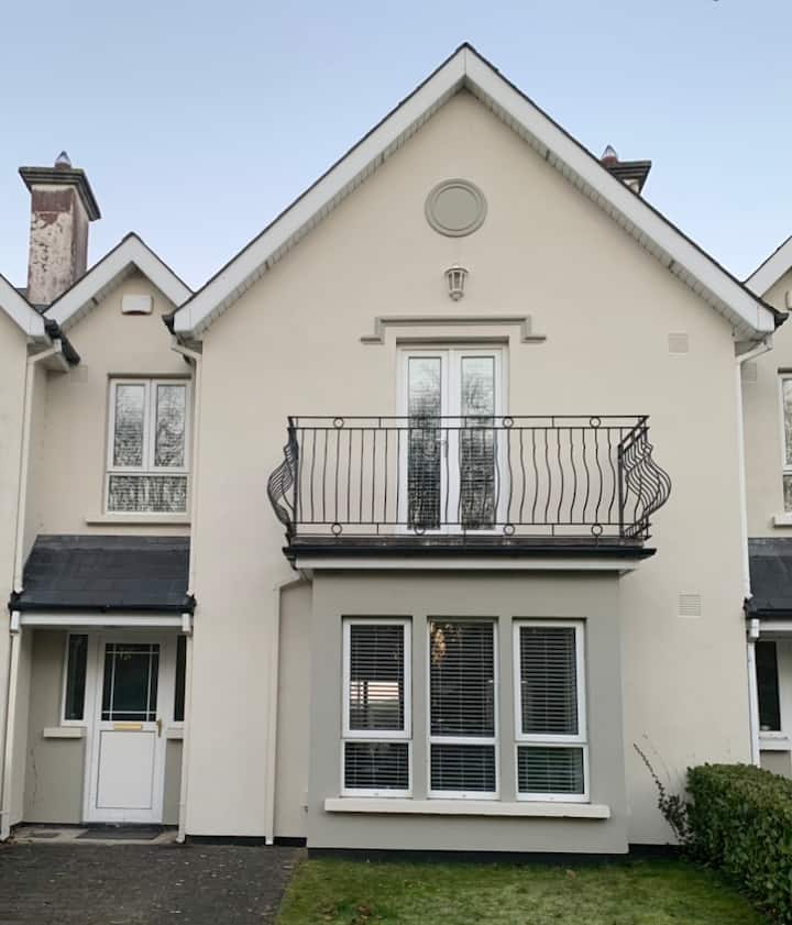 Family-friendly 4-bed On Mount Wolseley Estate - Carlow