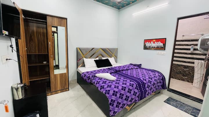 5 Double Bed Full Property Near Tajmahal 150 Meter - Agra