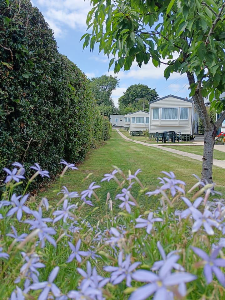 Cosy Caravan Only A Stone's Throw From The Beach. - Amroth