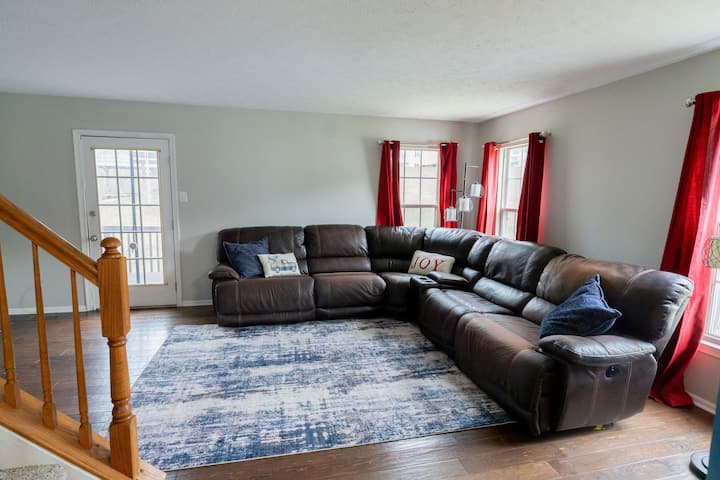 Spacious Townhome In Newark Delaware - Newark, DE