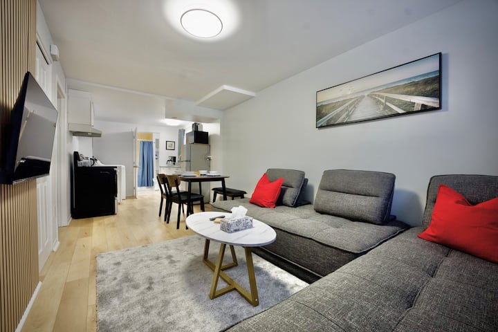 Modern, Cozy, Near Metro, Place Bell, Free Parking - Laval