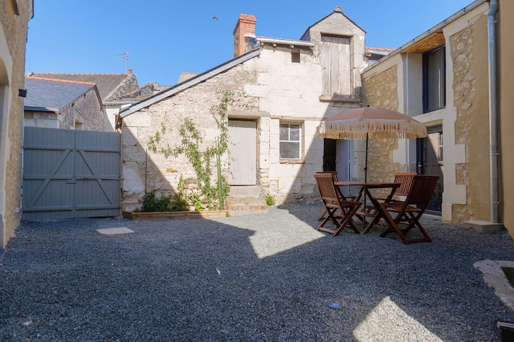 Maison De Pierre Dans Le Vignoble Saumurois - Saumur