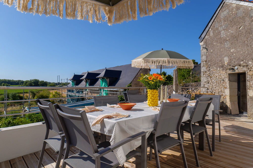 Stone house in the Saumur vineyard - Houses for Rent in Souzay ...