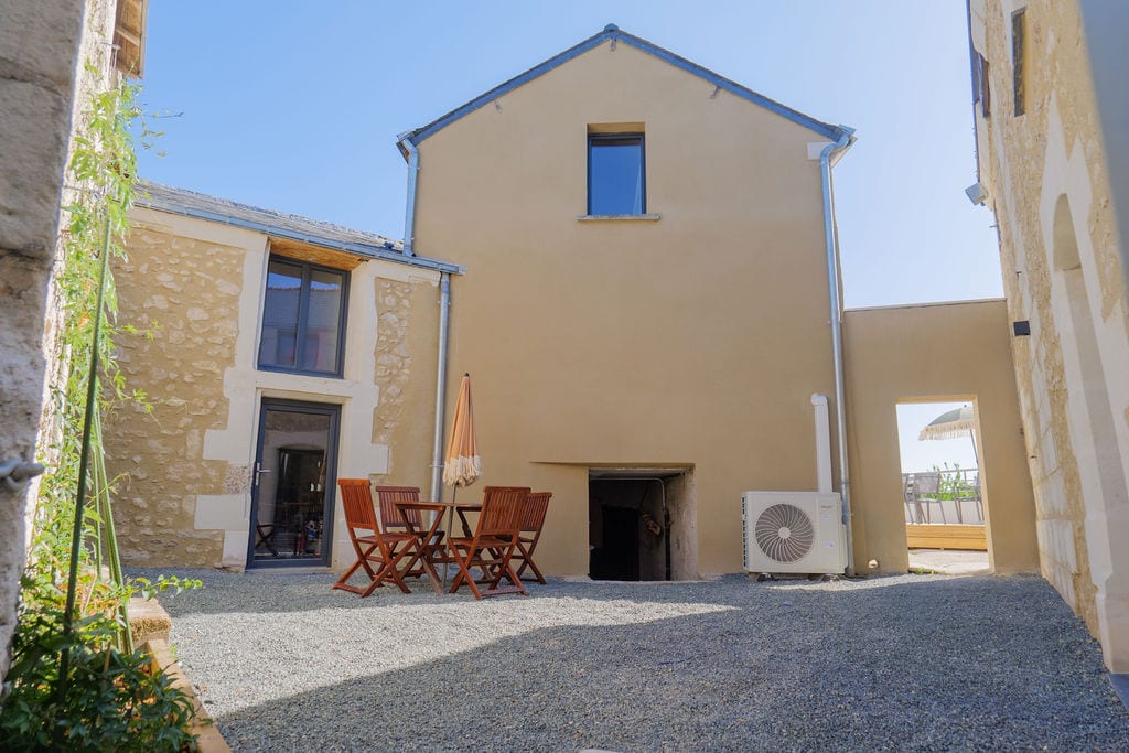 Stone house in the Saumur vineyard - Houses for Rent in Souzay ...