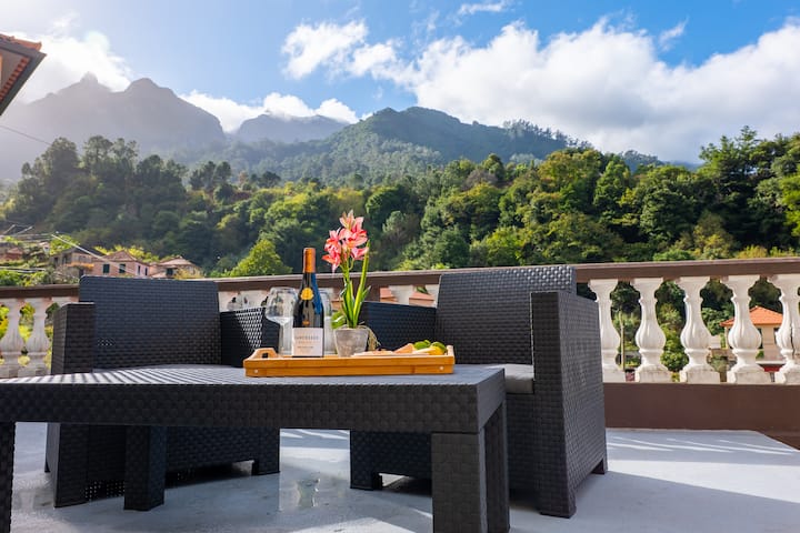 View To The Valley, By Op - São Vicente