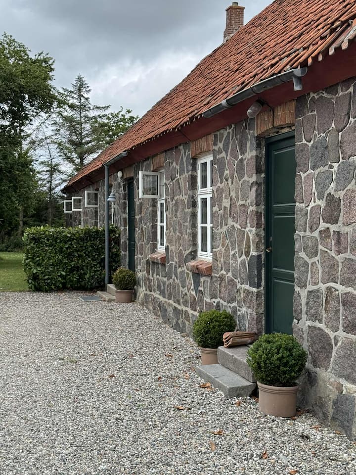 Stenhuset - Country House - Rødby Sogn