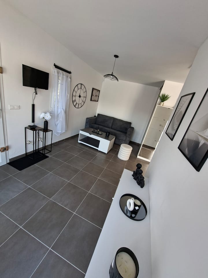 Studio Paisible, Sécurisé Autour De L'étang Istres - Miramas