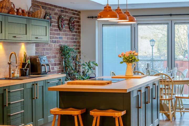 8 The Meadows, Beer - Dog-friendly, Near Beach - Seaton