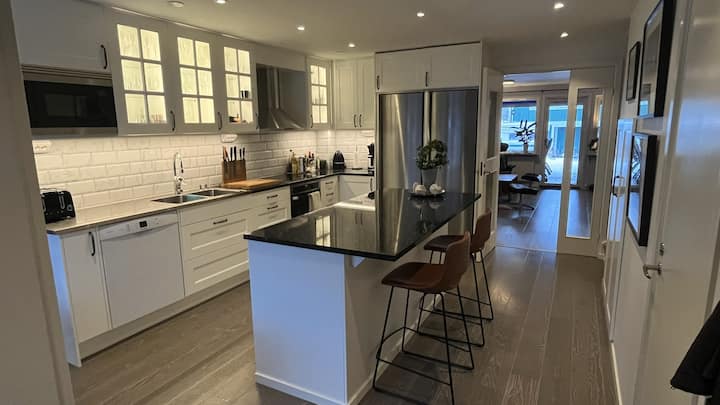 Nice Townhouse In Peaceful And Lush Neighborhood - Borås