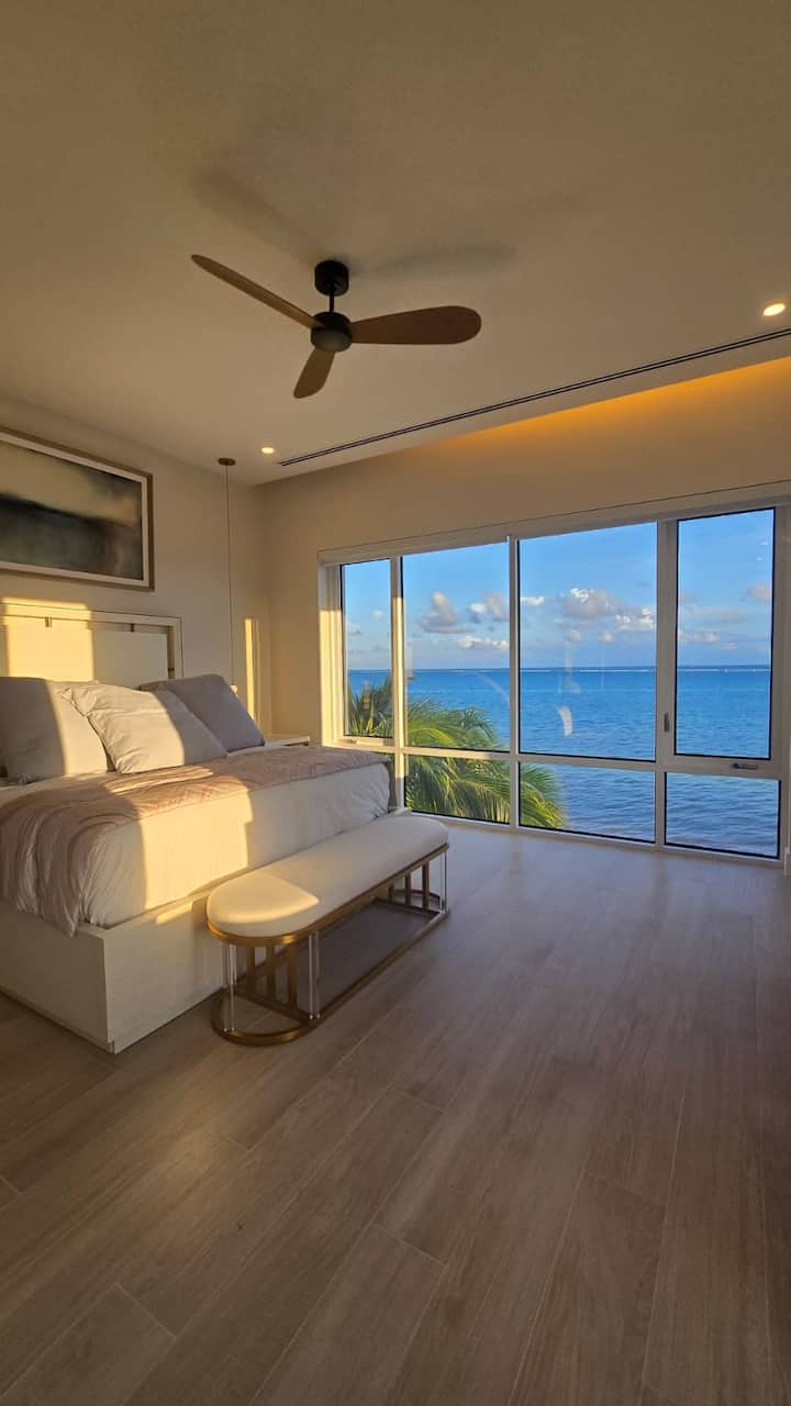 Seaside Beach House - Cayman Islands