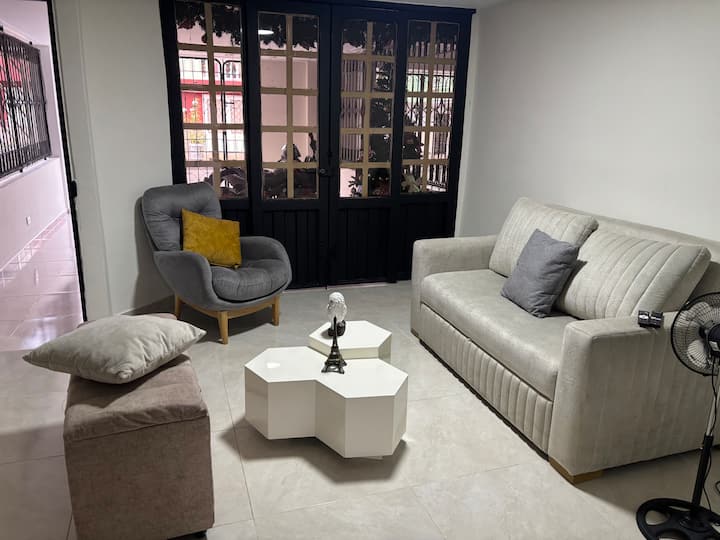 Hermosa Casa De 2 Plantas En Villavicencio - Meta - Villavicencio