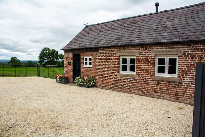 Bolesworth Bothy — Your Cosy Cheshire Hideaway - Tarporley
