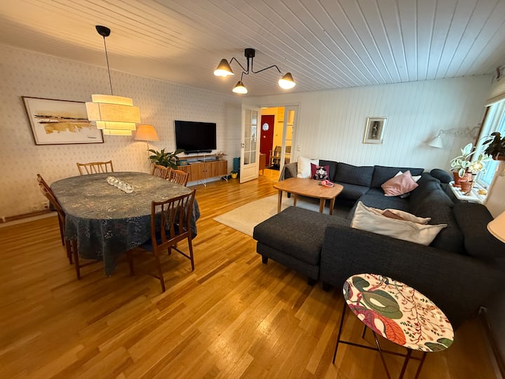 Villa Med Fem Sovrum Och Två Badrum På Böleäng. - Umeå