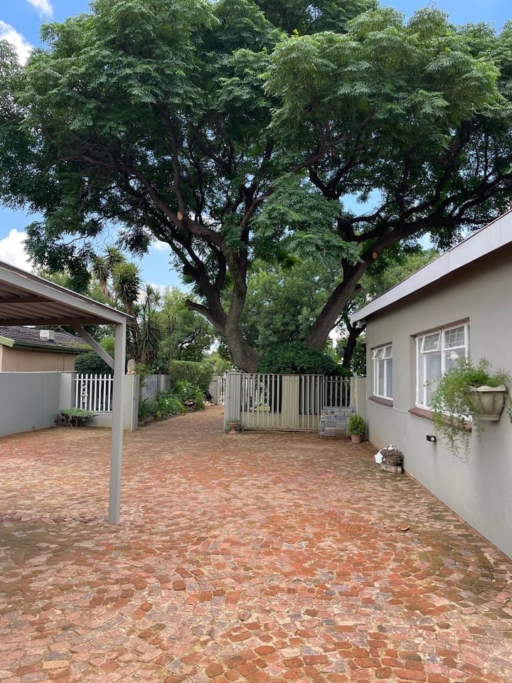 Shady Seringa Accommodation - Vanderbijlpark