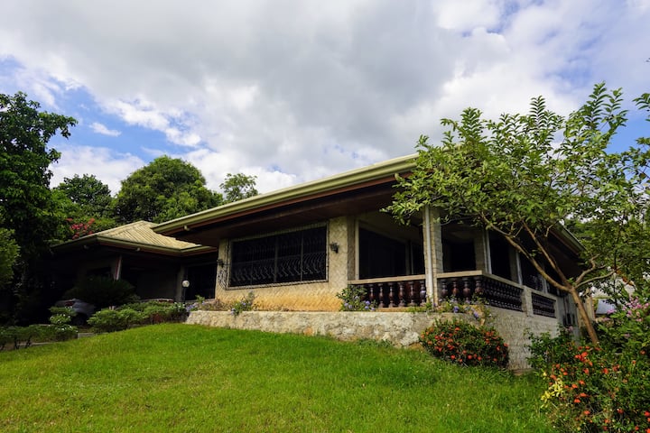 Spacious 3br /2ba Retreat - Talisay