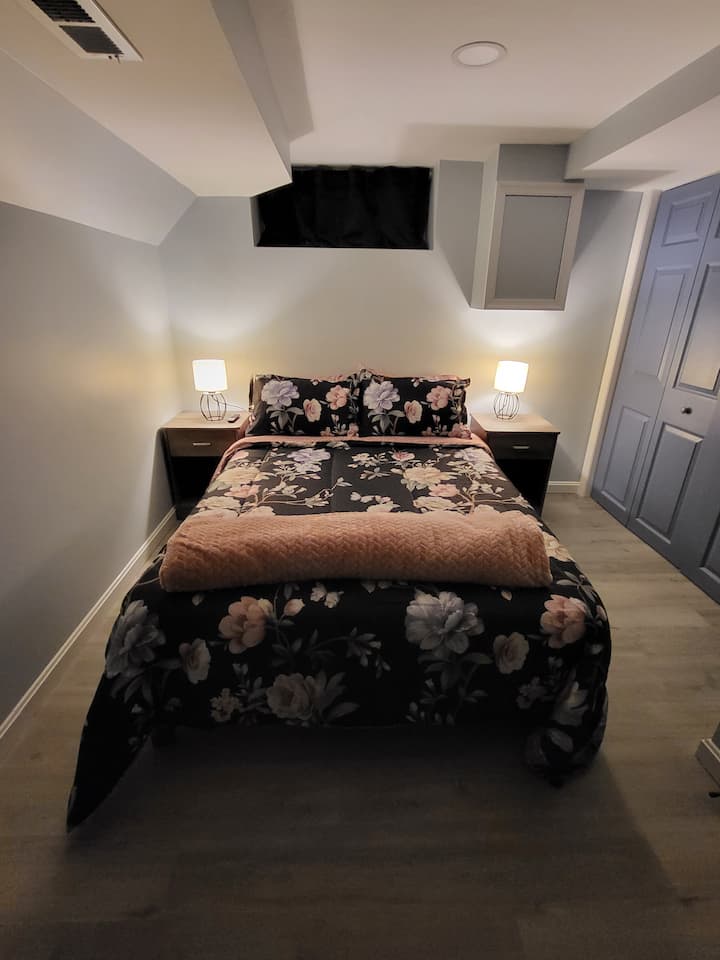 Cozy Basement Bedroom With Private Bathroom - Baltimore, MD