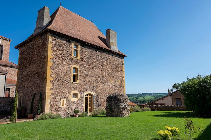 Manoir De La Prévôté 
Parigny
Demeure De Charme - Roanne