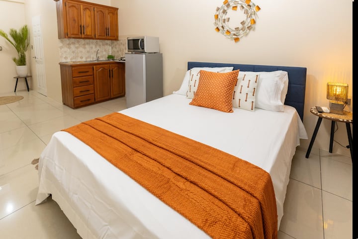 Charming Modern Studio In Arima /Near Airport - Trinidad and Tobago