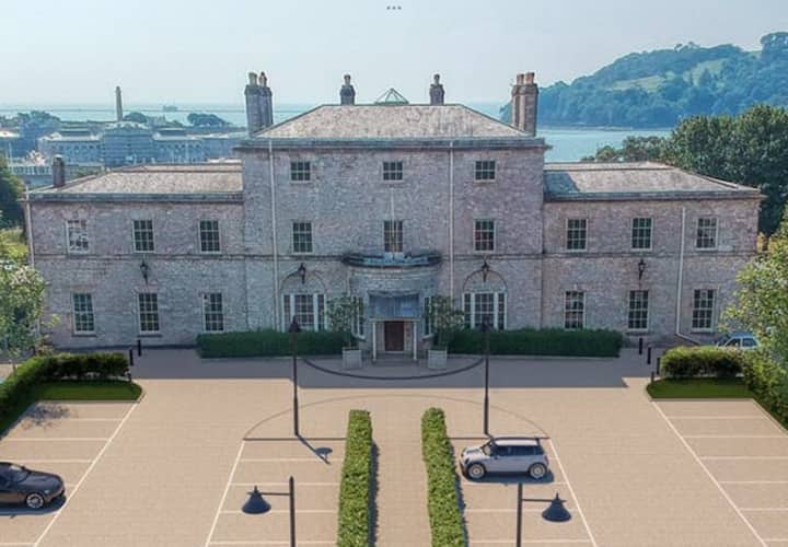 Griffin
Admiralty House. - Plymouth