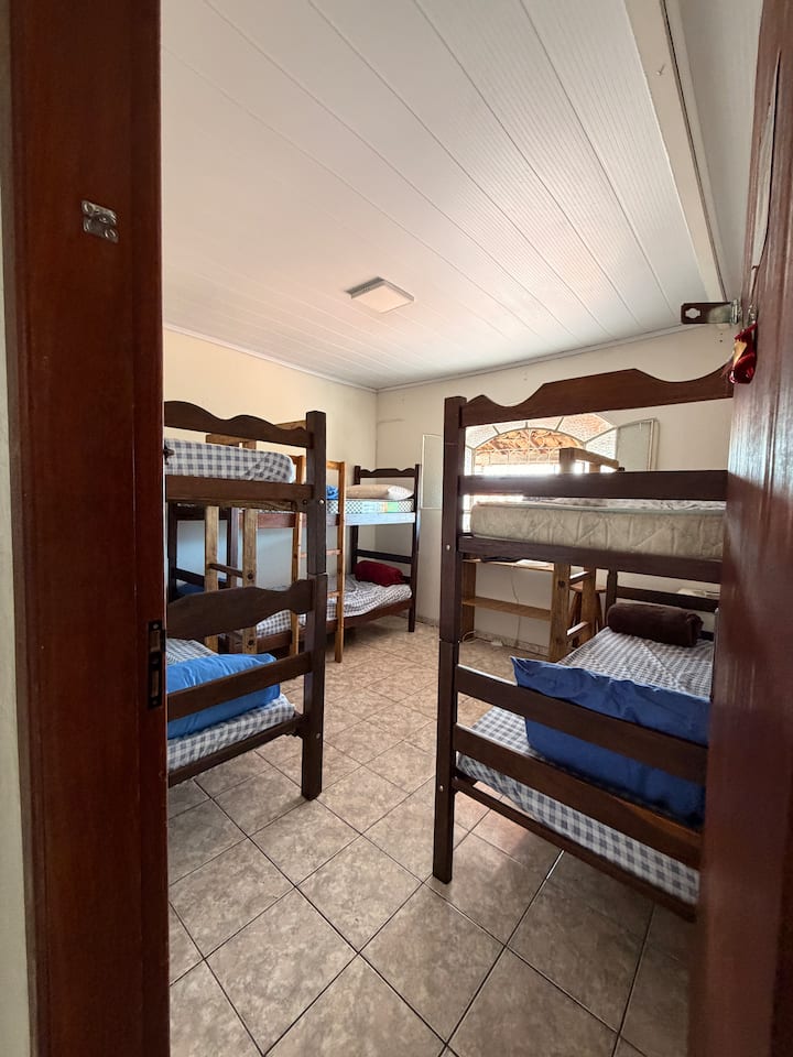 Alojamento Para Até 20 Pessoas, Wi-fi E Conforto. - Belo Horizonte