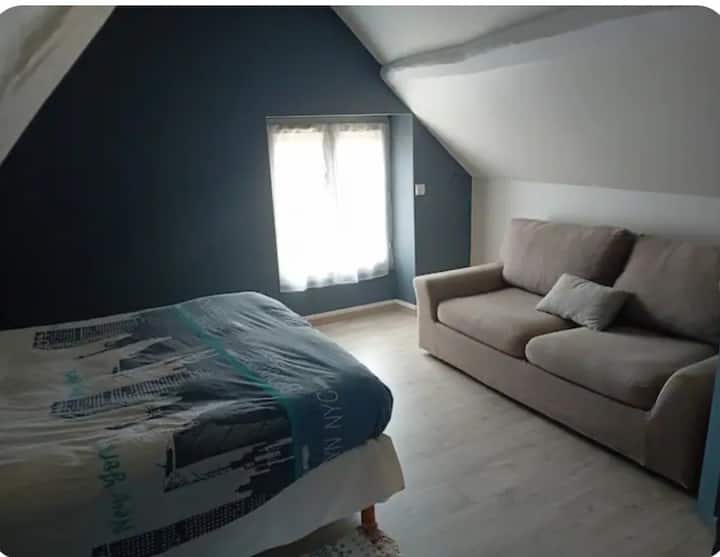 Dépendance, Composée De Deux Chambres - Pithiviers