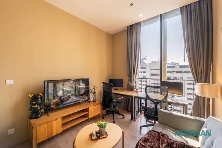 Noble Be 19 | 2 Workstations With 24” Monitors - Bangkok