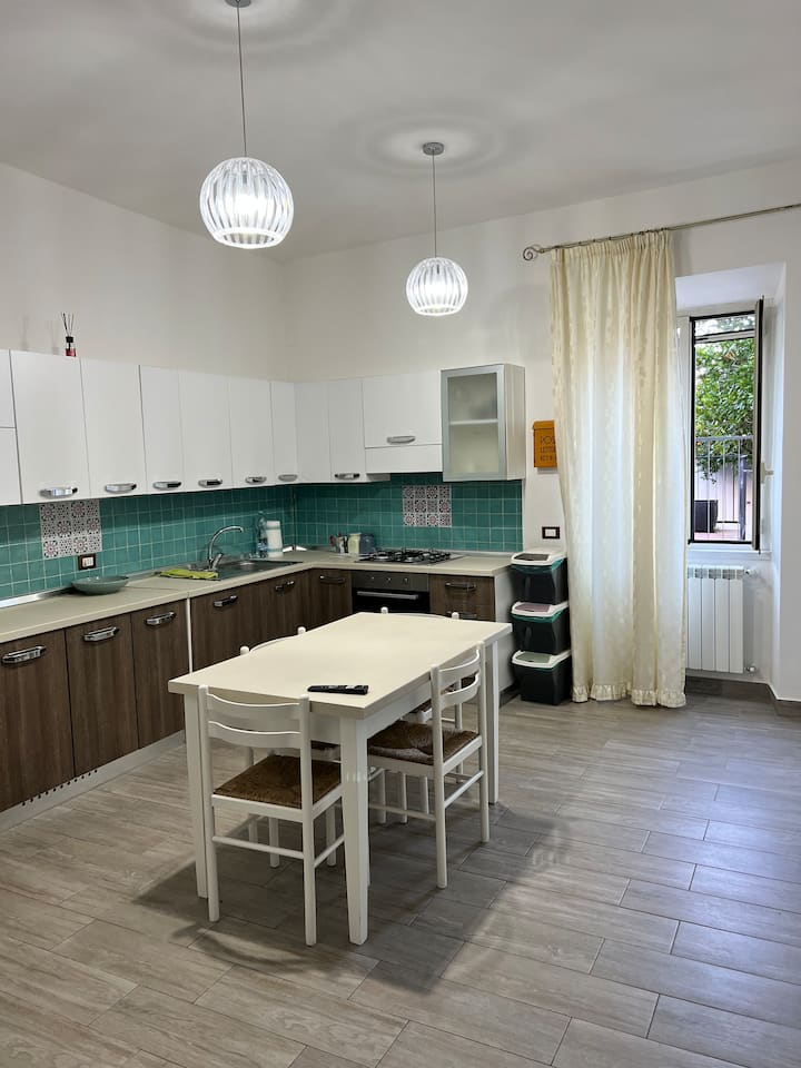 Casa Nel Centro Storico A Terracina - Terracina