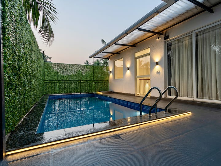 Premium 4bhk Villa With Pool On Rooftop In Goa - Goa