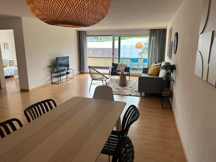 Schöne 5 Zimmerwohnung In Zürich-oerlikon - Zurich, Switzerland