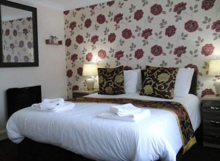 Maen Hir Guest House, King Or Twin Room - Menai Bridge