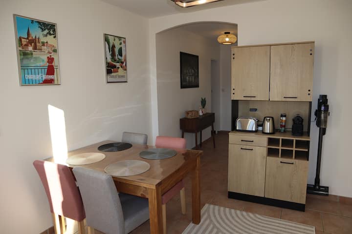 Logement De Charme Au Cœur De Génelard - Saône-et-Loire
