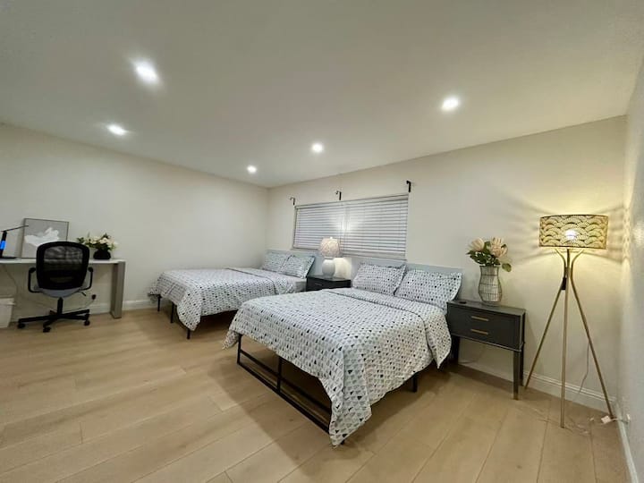 E: Family And Business Suite ｜ Private Bathroom - San Jose, CA