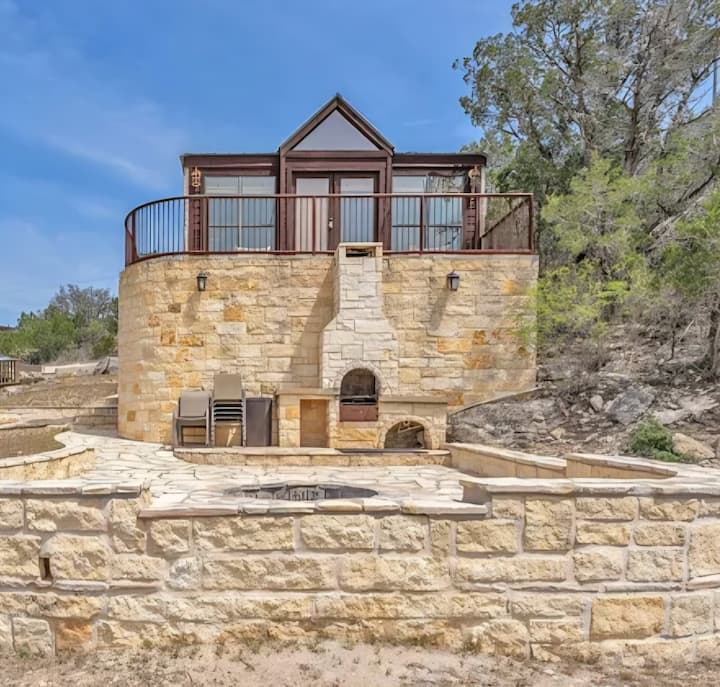 Hillside Retreat (House B) - Concan, TX